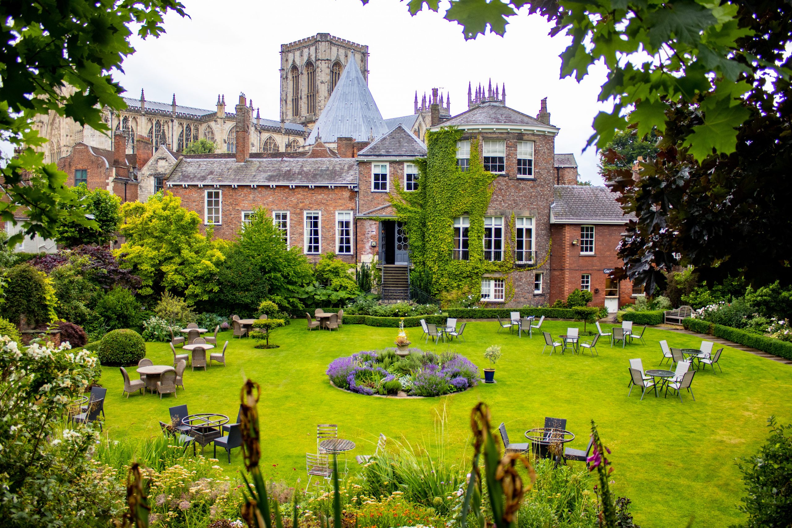 Drink in the sun in York - York on a Fork